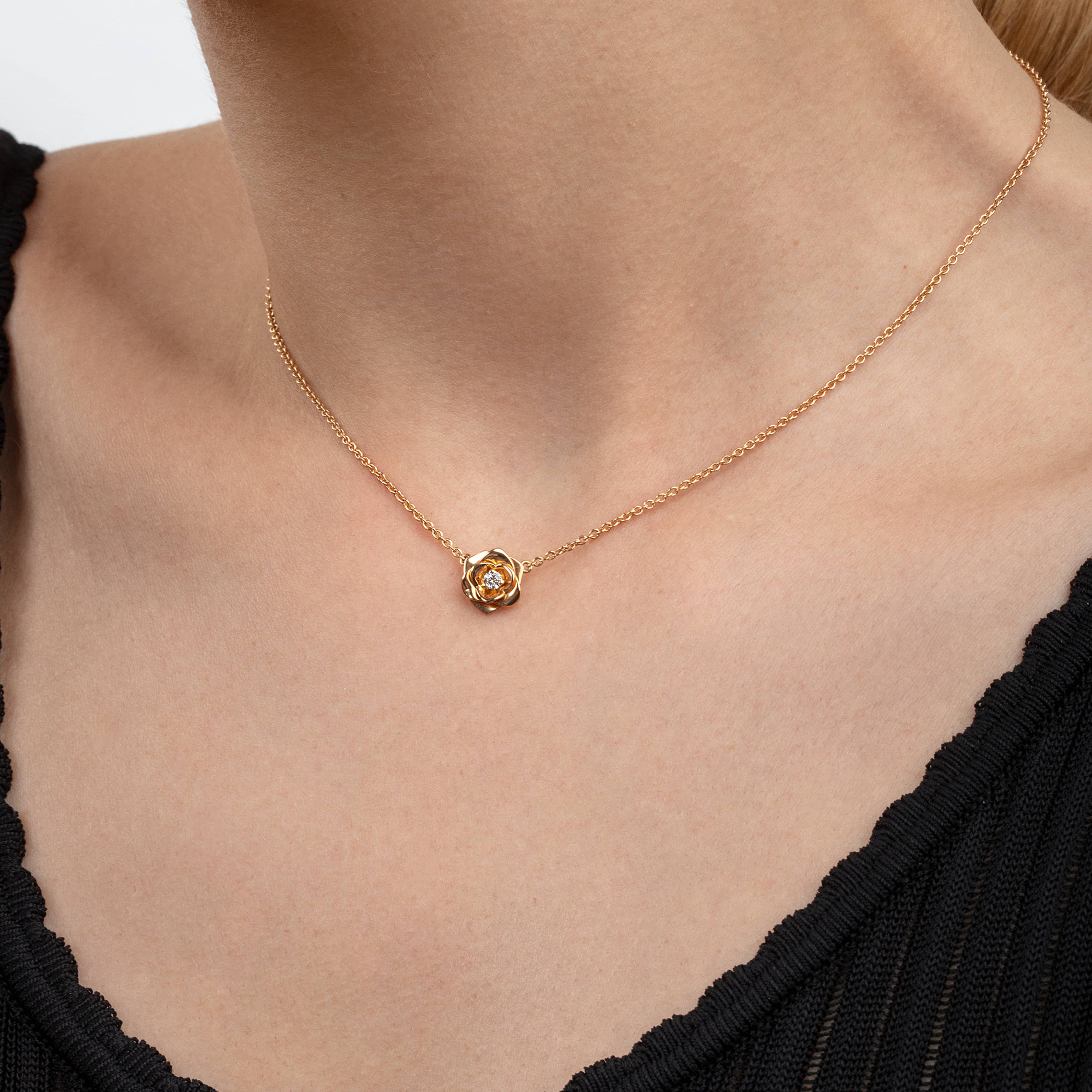Rose gold Diamond Pendant - Piaget Luxury Jewellery G33U0081