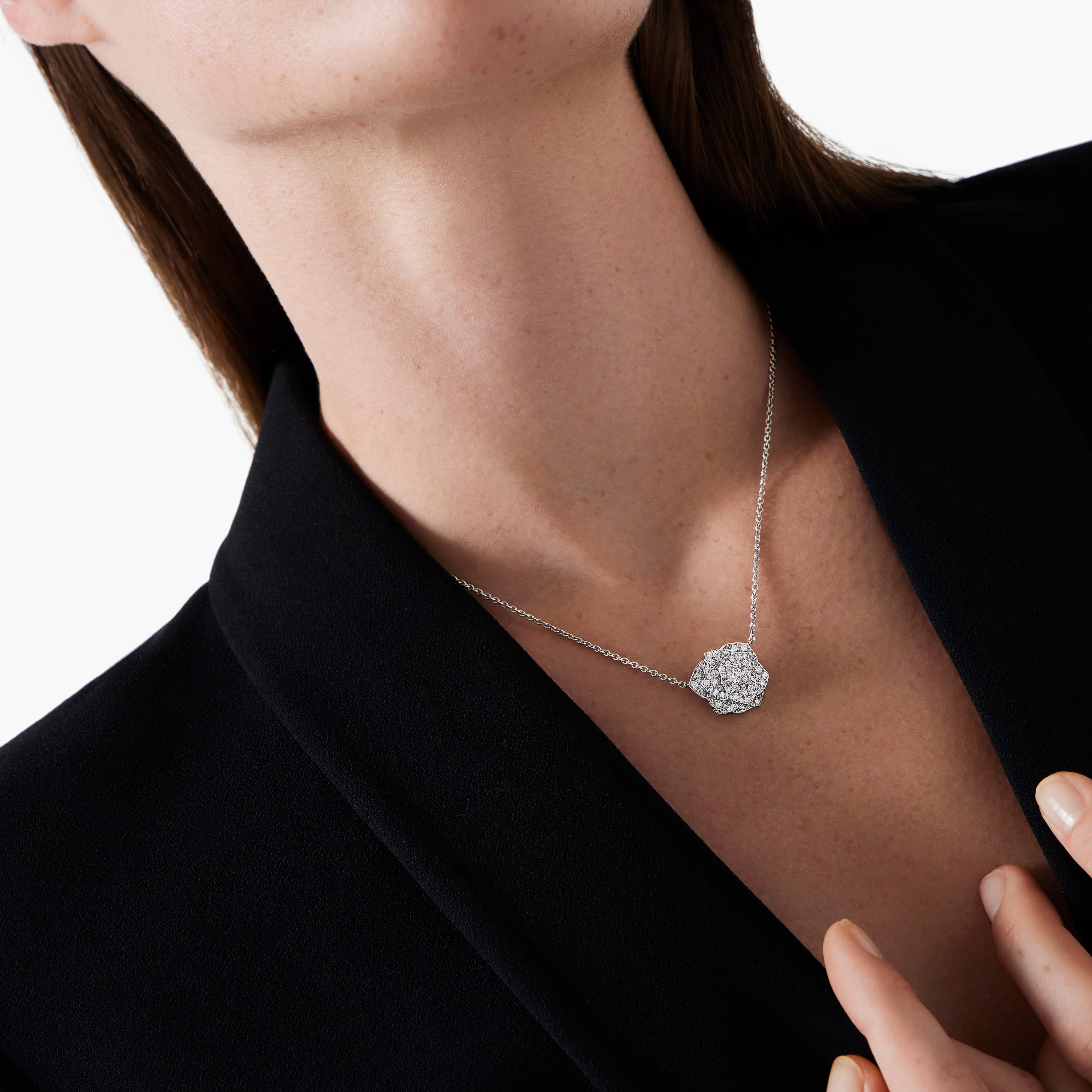 White Gold Diamond Pendant - Piaget Luxury Jewellery G33U0973